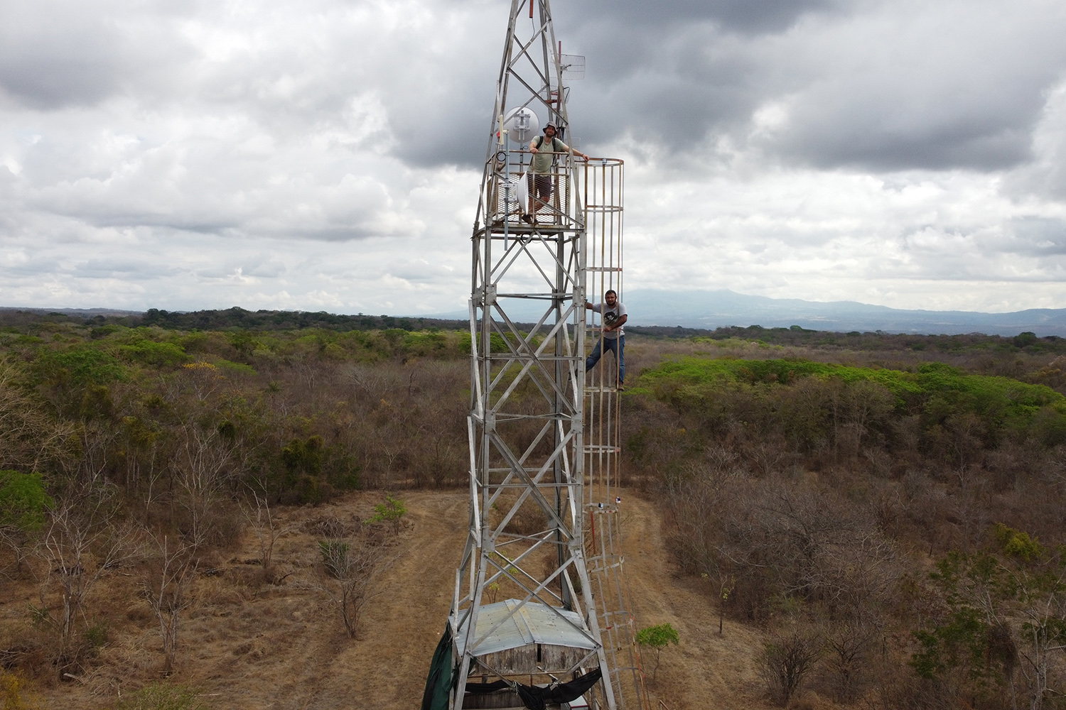 Drone Shots of Mati and Alberto climbing down tower - TU Braunschweig ...