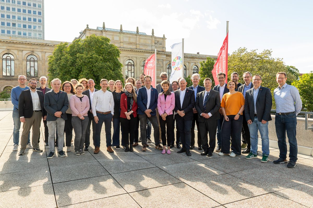 Exzellenzcluster QuantumFrontiers der TU Braunschweig erneut in Exzellenzstrategie ausgezeichnet ...